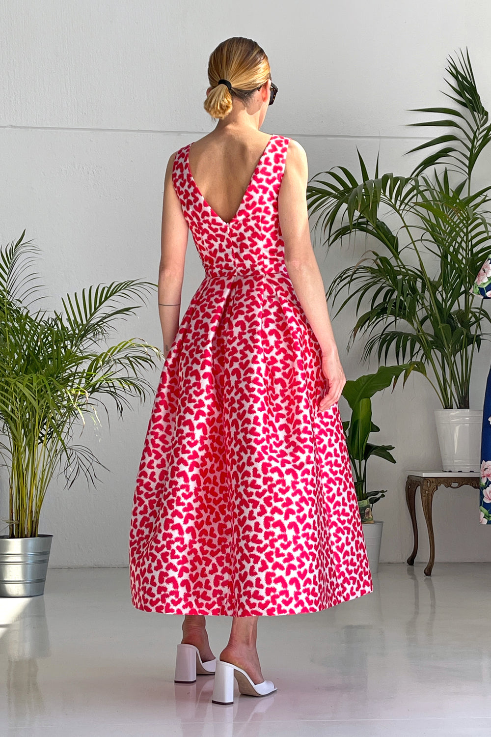 VESTITI – LUNATICAMILANO.COM
